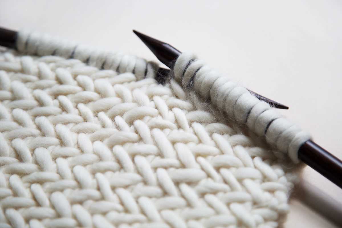Master the Herringbone Knitting Pattern with These Simple Steps