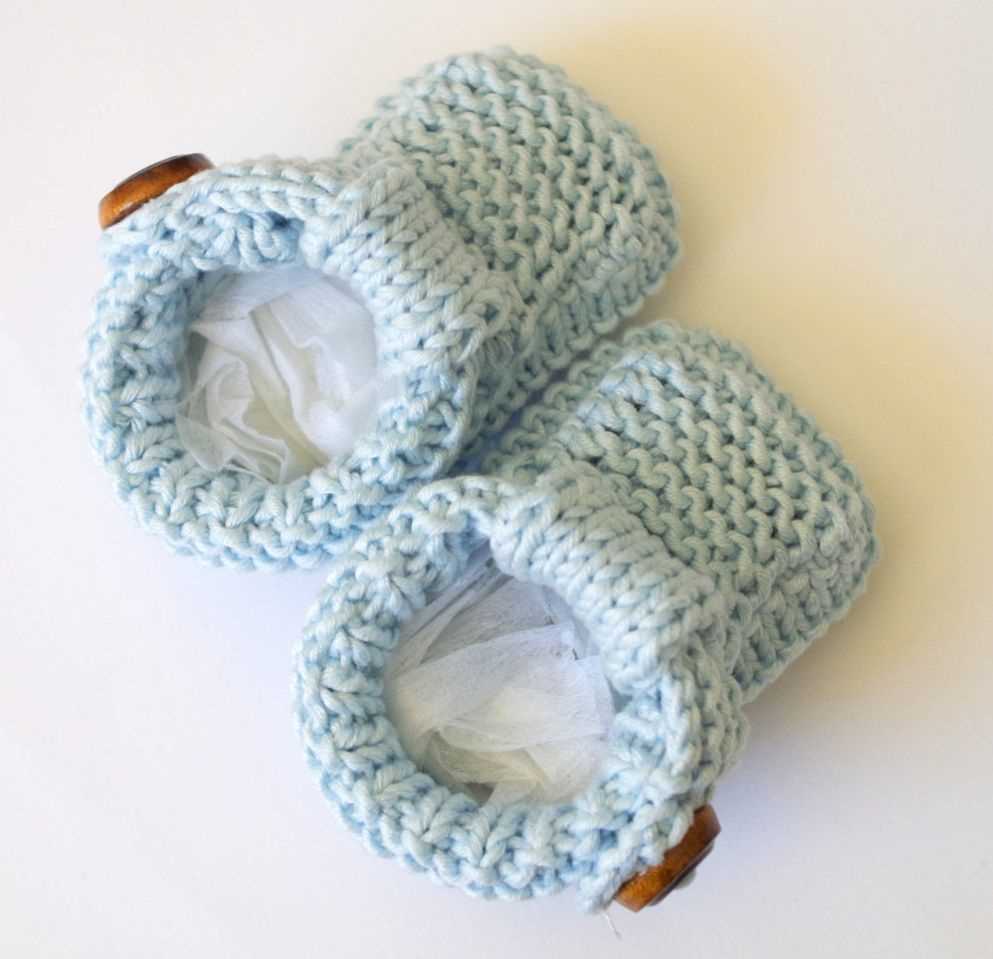Cozy and Cute: Free Pattern for Knitted Baby Booties