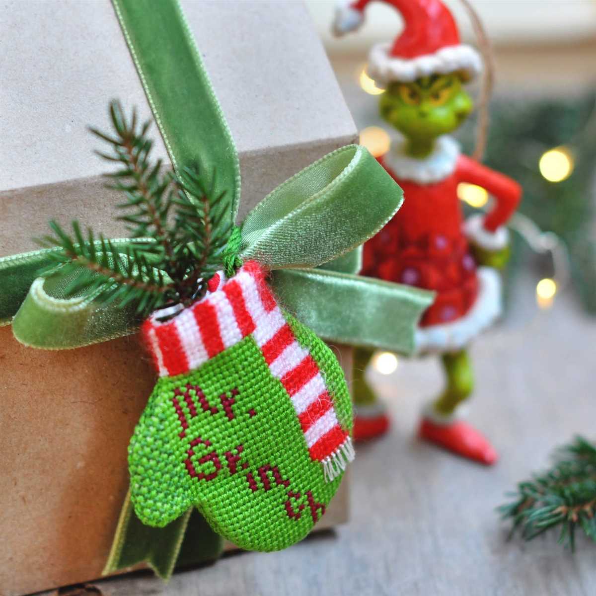 How to Knit a Christmas Grinch: Step-by-Step Pattern
