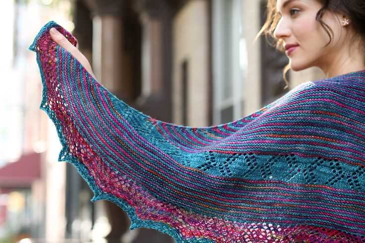 Free pattern for a unique knit shawl with asymmetrical design