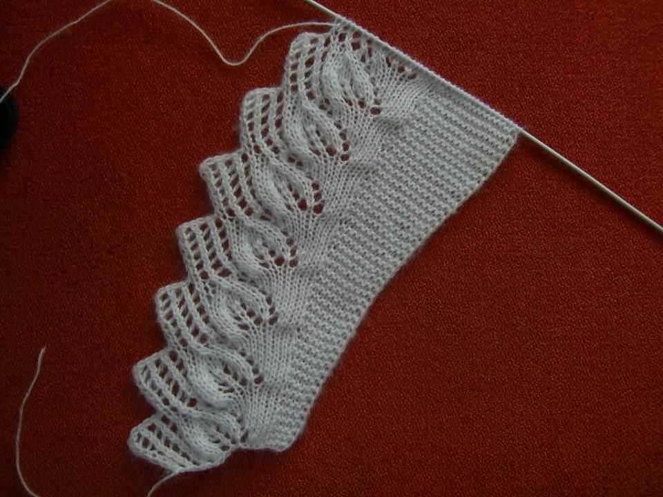 How to knit a stylish baktus scarf