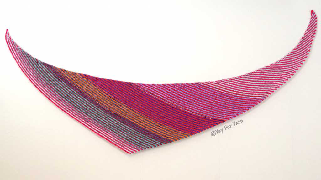 Knit a Unique Boomerang Scarf with This Pattern