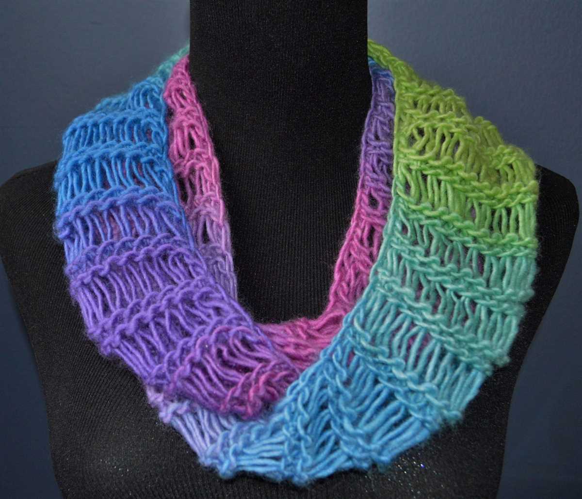 A Simple Guide to Creating a Flat Knit Scarf