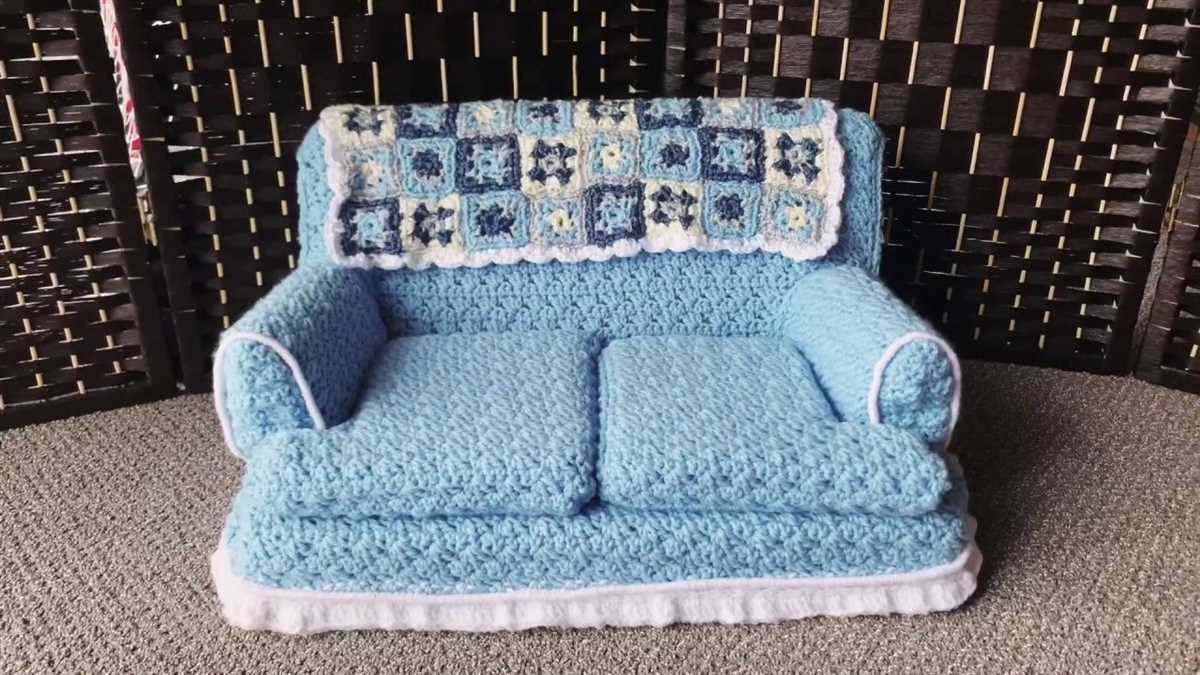 Homemade Cozy Couch for Cats: Download a Free Knitting Pattern