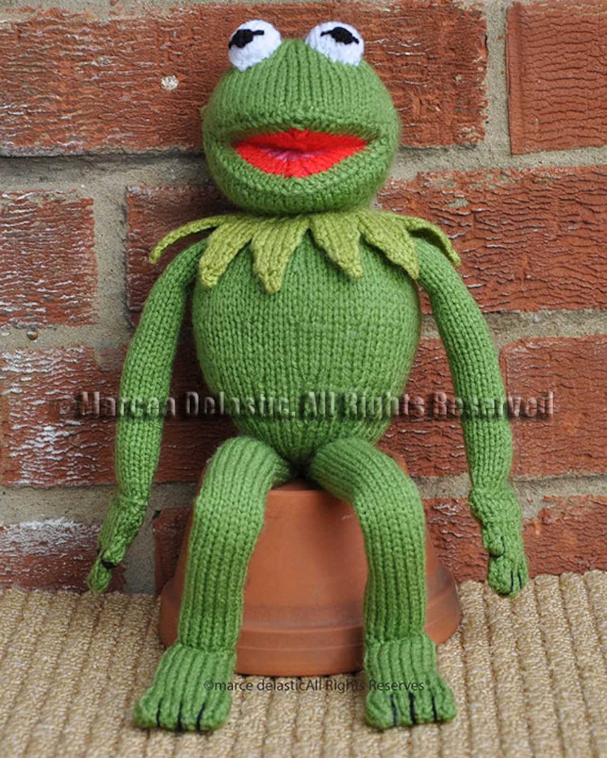 Adorable Frog Sweater Knitting Pattern: A Ribbit-ing Project for All ...