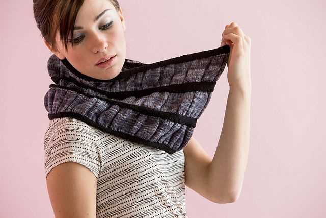 Knit a stylish hair snood with this easy pattern