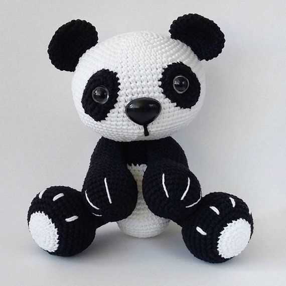 Adorable Knitted Panda Bear: Free Pattern