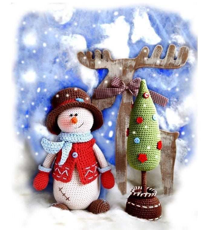 Cozy Christmas DIY: Knitted Snowman Tree Decoration