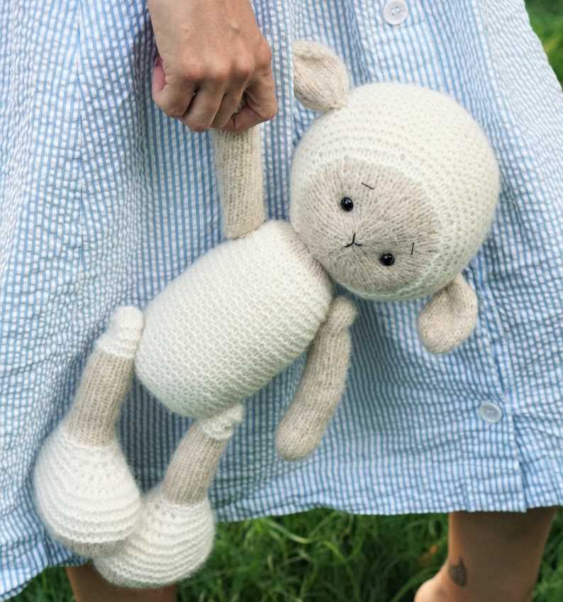Lionel's Unique Knitting Pattern: Learn to Create a Cute Lamb