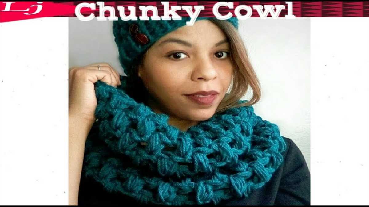 Cozy and Quick: Knit a Bulky Yarn Cowl with this Easy Pattern