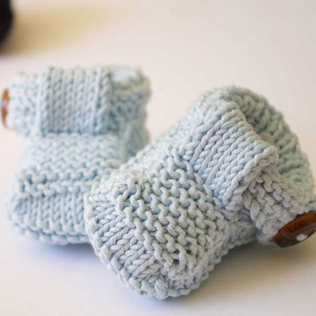 Adorable and Easy Knitting Pattern for Baby Booties