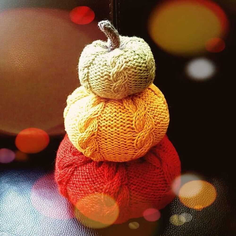 Knit a big pumpkin for free with this pattern
