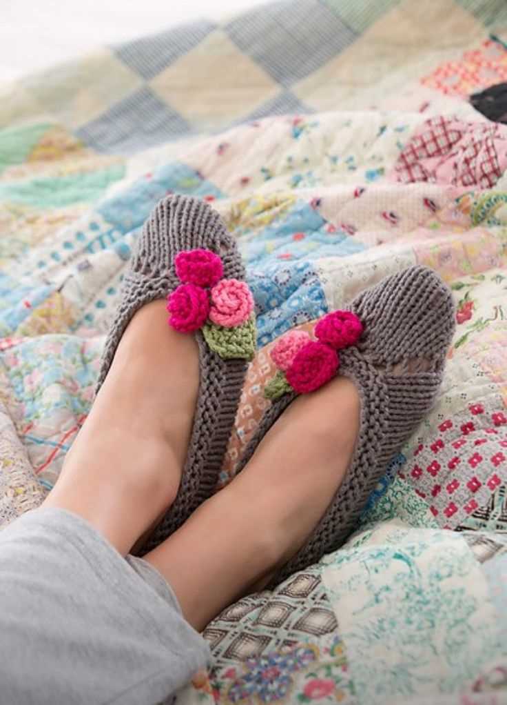 Cozy Feet: Get Your Free Knitting Pattern for Kids' Slippers
