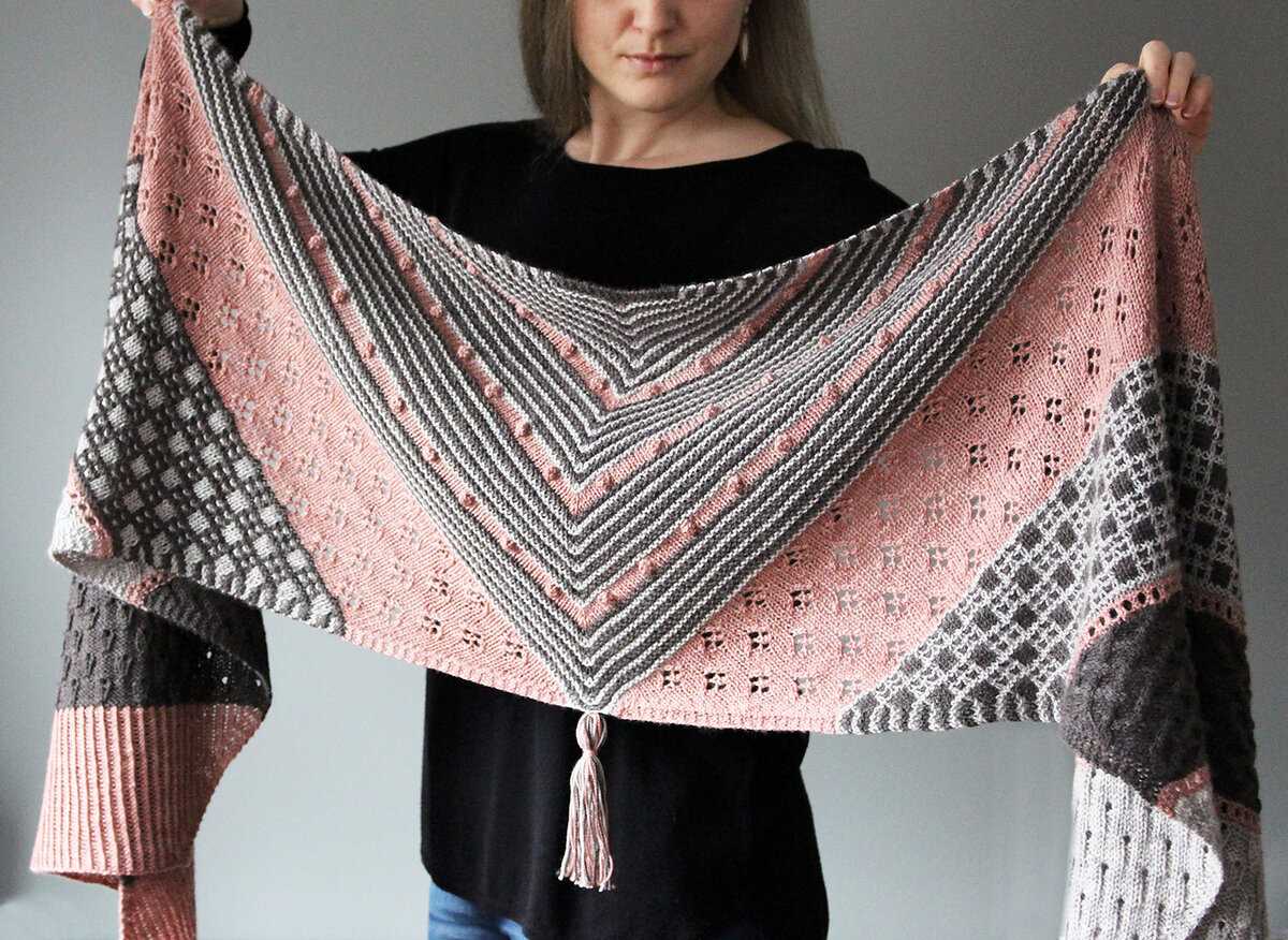 A Unique and Trendy Knitting Pattern: Create a Beautiful V Shaped Shawl