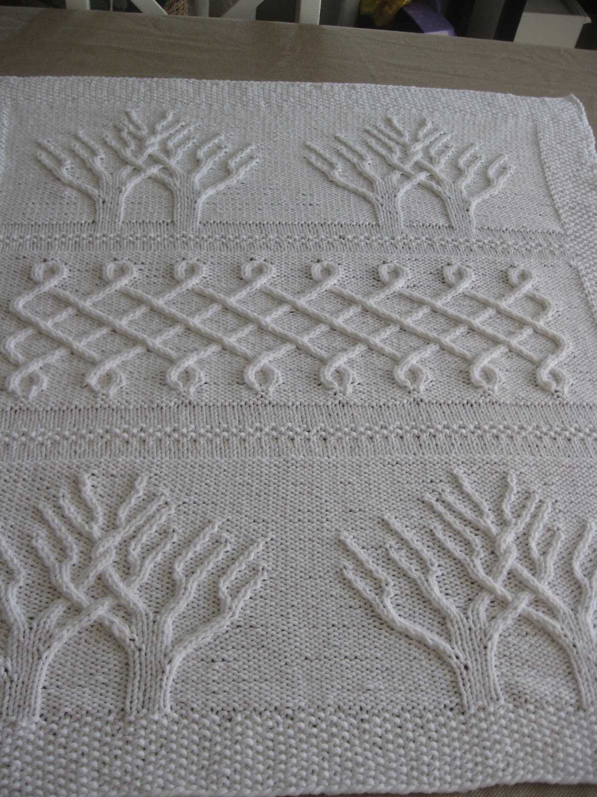 Free knitting pattern for a tree
