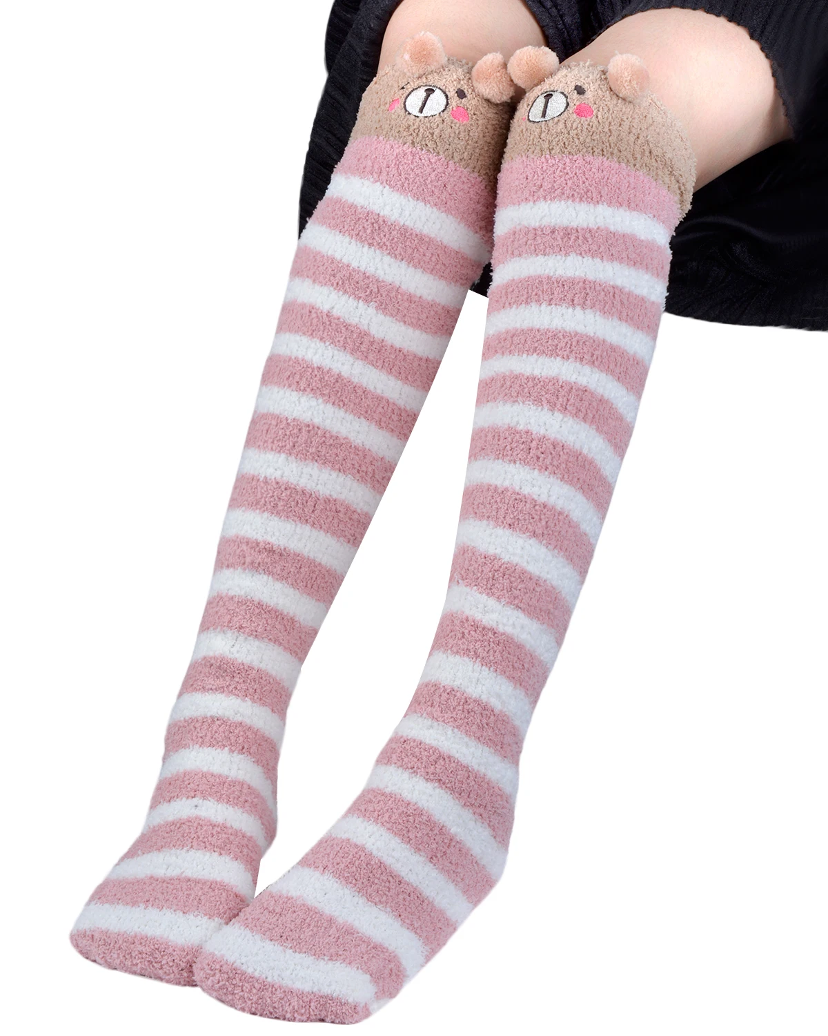 Cozy and Stylish: Knit Your Own Thigh High Socks with This Pattern