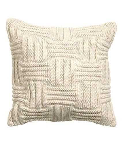 Cozy up with this chunky pillow knitting pattern