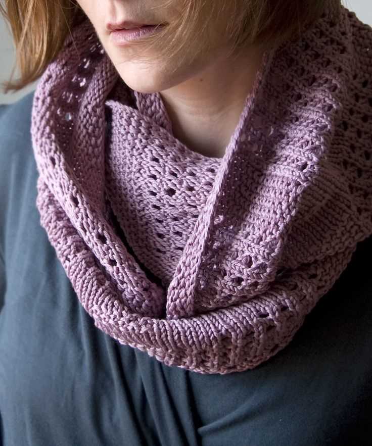Cozy and Quick: Knit a Bulky Yarn Cowl with this Easy Pattern