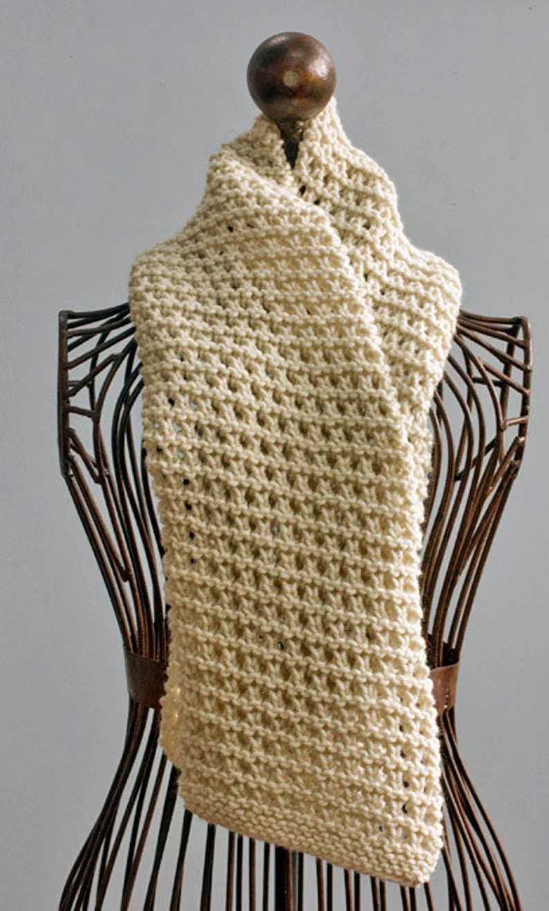 Knitting an Airy Open Weave Scarf: A Delicate and Stylish Pattern