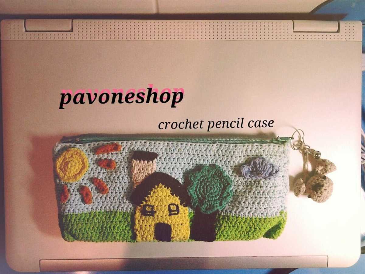 Knit a stylish case for your glasses