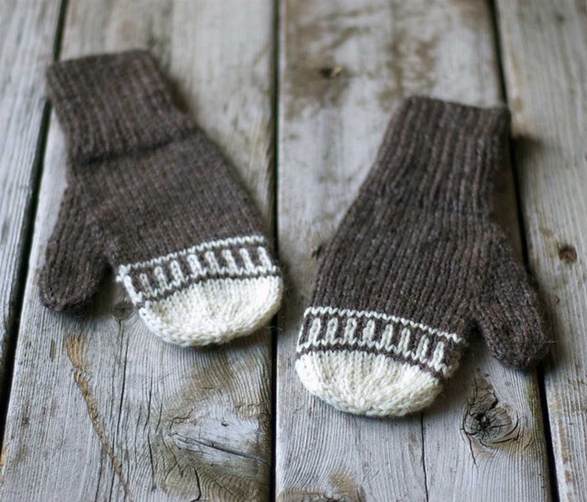 Cozy and Functional: Knit Your Own Texting Mittens