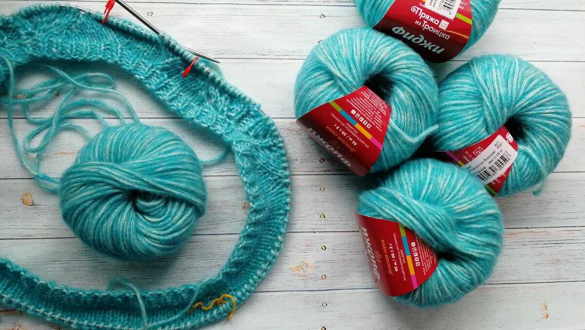 Exploring Knitting Patterns with Thick and Thin Yarn