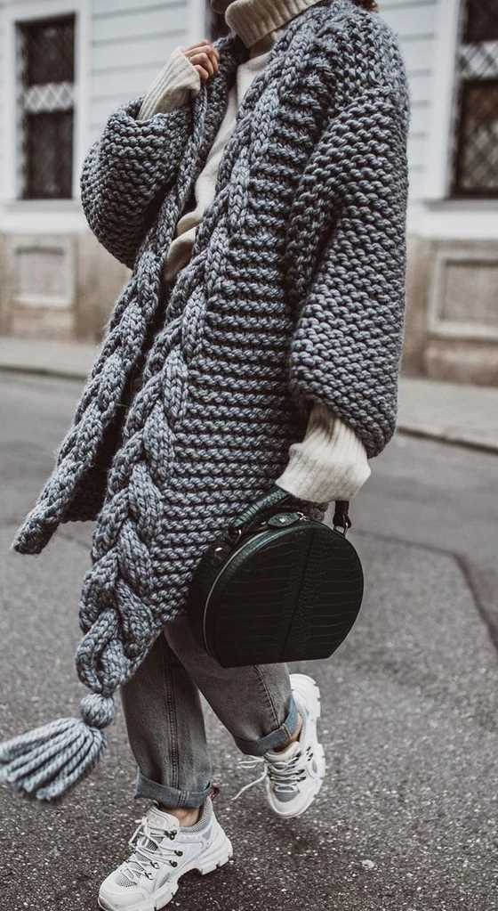 Cozy and Stylish: Knit Your Own Oversized Cardigan