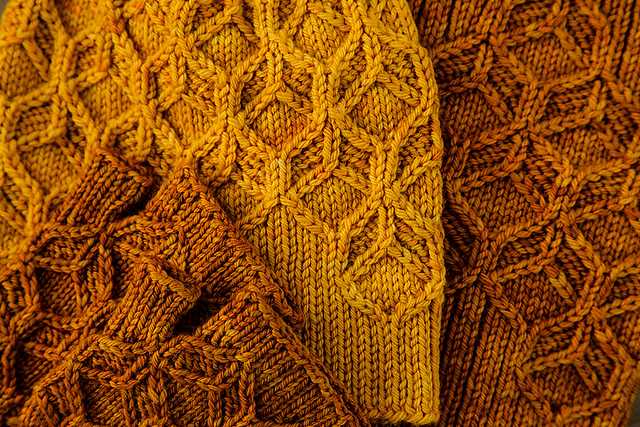Creating Intricate Honeycomb Lace with Knitting Needles